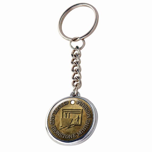 Pewter Keyring, Judges